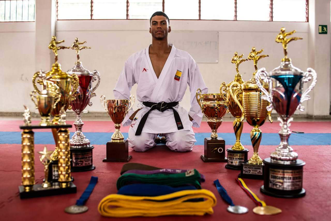 ¿Qué es el Karate? 🥋 Arawaza VE - Uniformes de karate de alta calidad ...